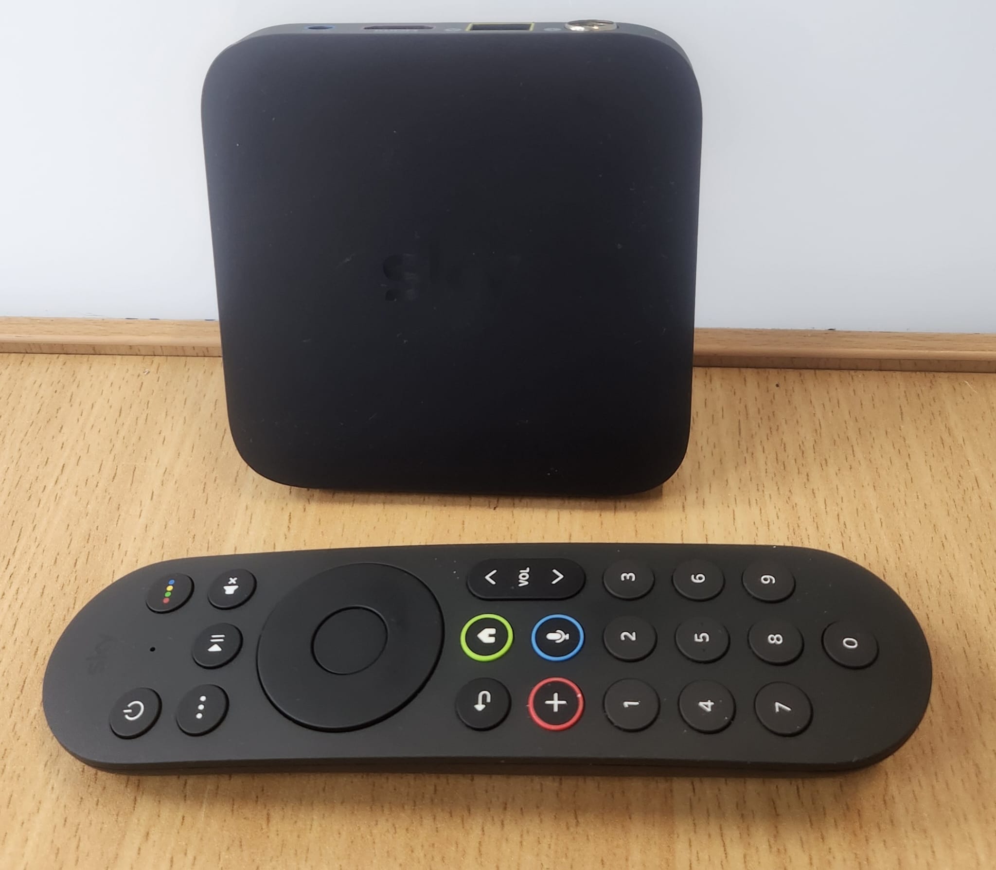 Pre-owned Sky Sky Stream Puck - with Ease & Clarity! - Own4Less